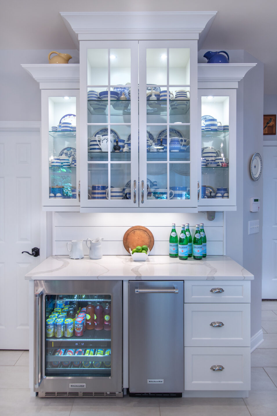 Style and Organization with Custom Kitchen Beverage Center Ideas ...