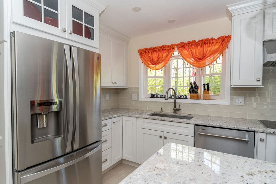 Small Kitchen Bay Window Over Sink Design Inspiration | Iconic Linen
